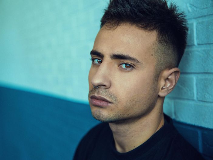 Mostro: il rapper conquista la hit parade degli album più venduti