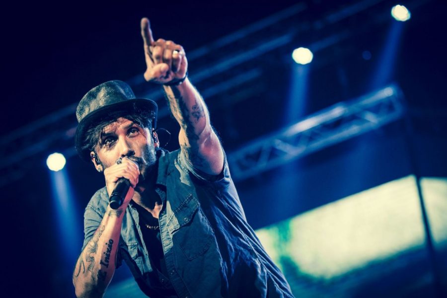 Fabrizio Moro è pronto ad aprire il suo tour dallo Stadio Olimpico di Roma