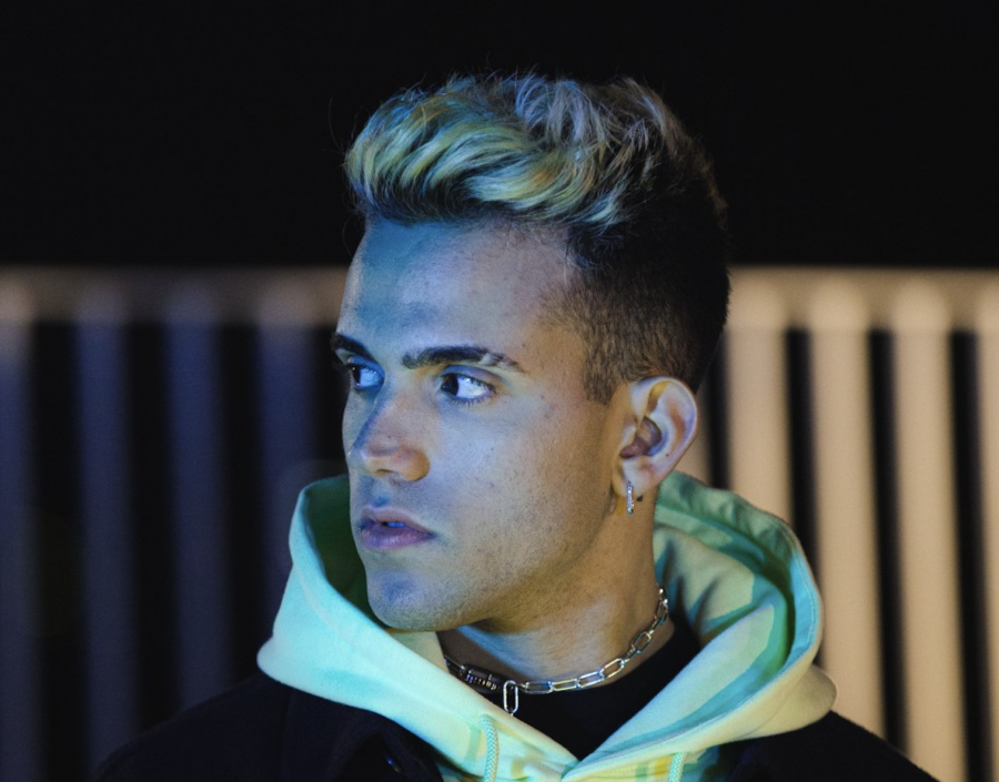 Aka 7even lancia oggi il videoclip dell’ultimo singolo, “6PM”